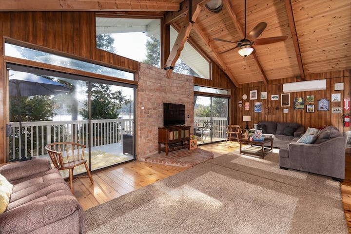Lakefront Getaway • Rare June Openings Specials - Bass Lake, CA