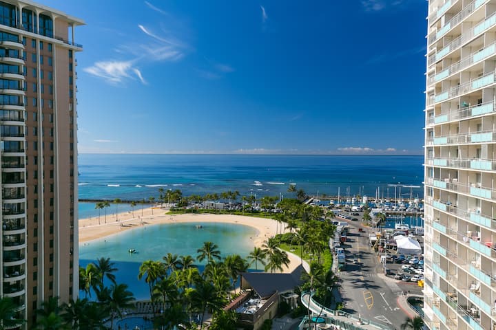 Ilikai 1827 Ocean / Sunset / Marina Views 2 Double Beds, Sofa Bed - Kailua, HI