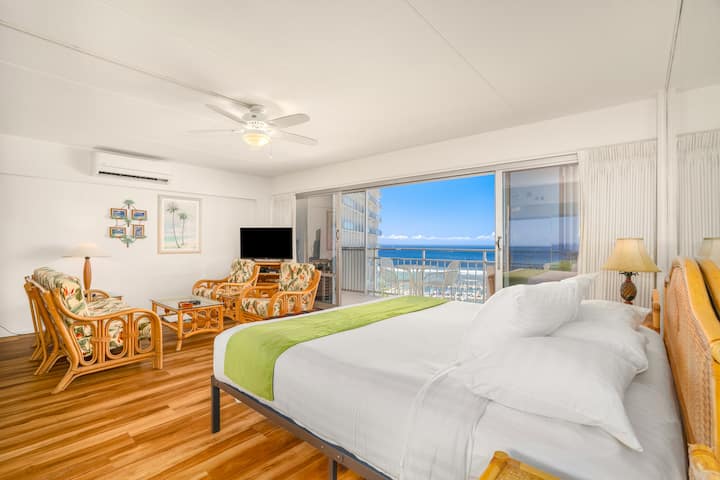 Ilikai 1904 Ocean / Sunset / Marina Views King Bed - Kailua, HI