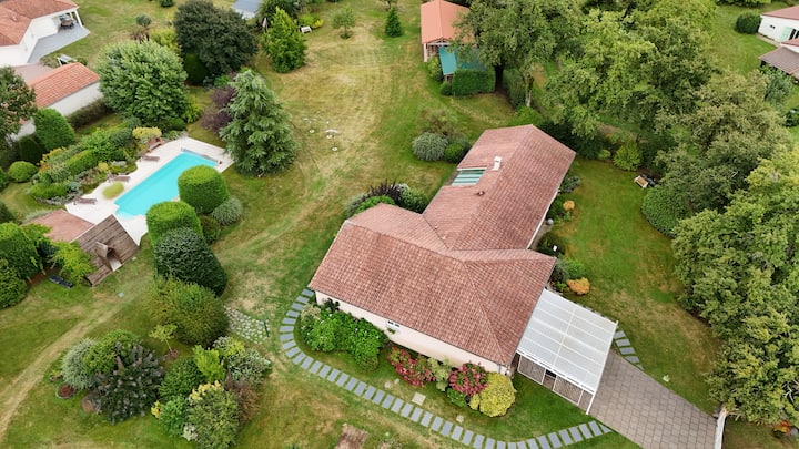 Maison Au Calme Avec Vue - Auvergne