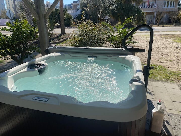 Cozy Poolside Beach Breeze 1, Pets Ok, Hot Tub - North Myrtle Beach, SC
