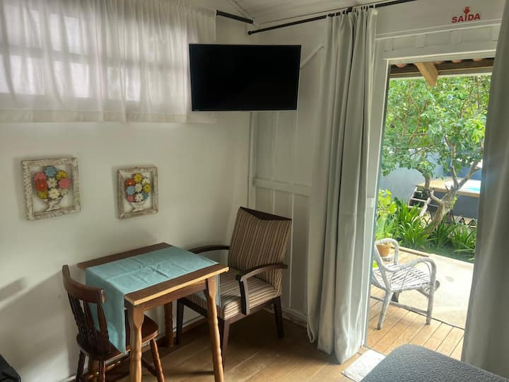 "Aruã Suítes - Suíte Jardim" - Penha