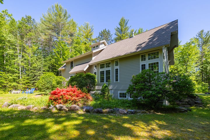 A/c, Fire Pit, Hot Tub, Fireplace, 2 Living Areas - Bethel, ME