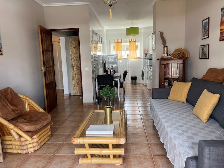 Sunny Getaway: Beach, Pool, Balcony - Lagos, Portugal