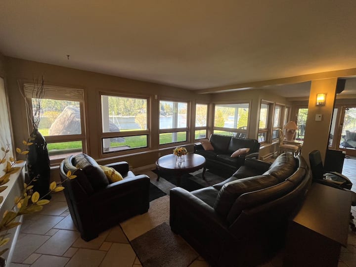 Oysterbay Waterfront Retreat - Ground Floor - Sunshine Coast