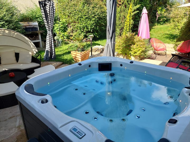 Maison Moderne -Jacuzi Même L'hiver Sous Tonnelle - Savenay