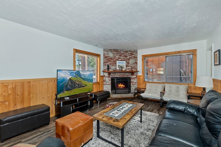 Red Robin W  Hot Tub Retreat Near Big Bear Lake - Big Bear Lake, CA