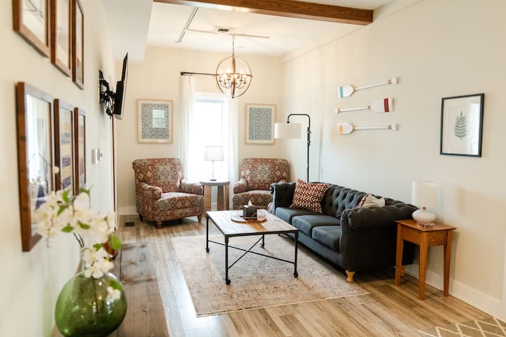 Provemont Cottage | Downtown Lake Leelanau - Lake Leelanau, MI