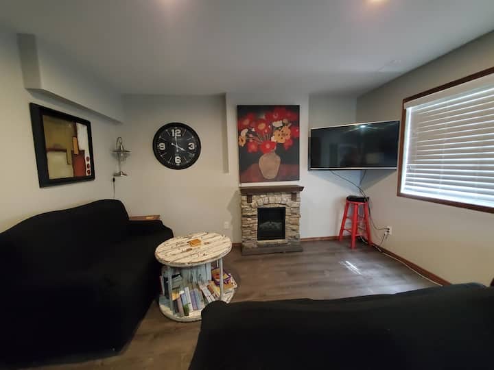 2bdrm/3bed Suite,private Entrance,no Stairs - 레드 데어