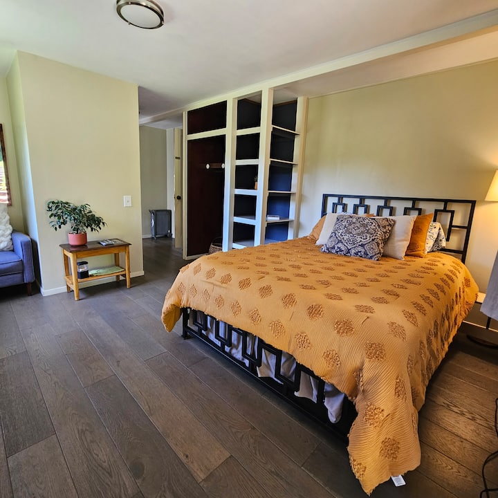 Head Water House Suite - Outdoor Bath Tub - Fortuna, CA