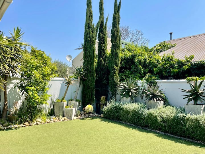 La Petit Village Gem - Franschhoek