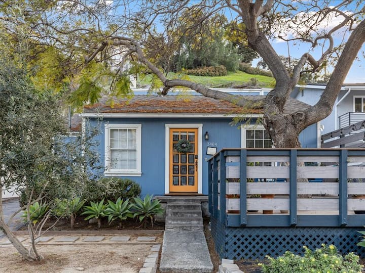 The Downtown Blue Bungalow Escape - Balboa Park - San Diego