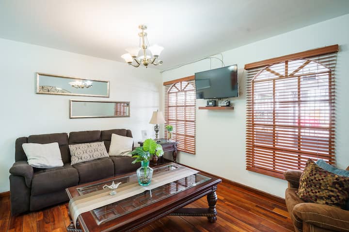 Casa Céntrica Con Wi-fi Rápido - Hermosillo