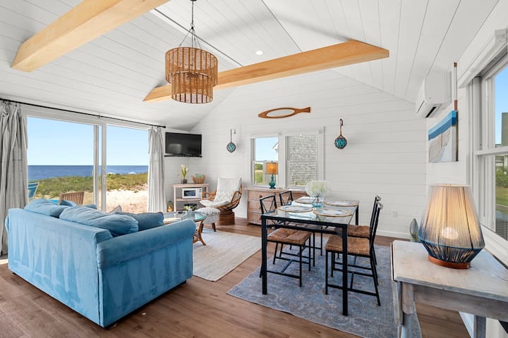 True Beachfront 1br -Step Onto Beach Outside - Cape Cod, MA