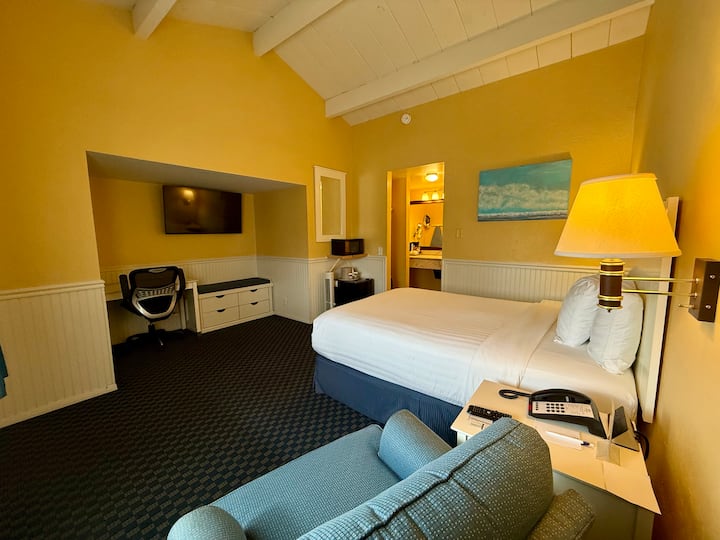 Get-away For Two. Walking Distance To Ocean - Monterey, CA