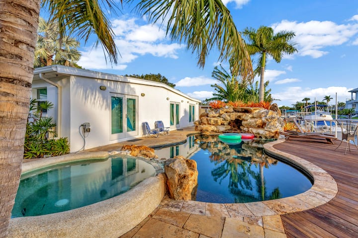 Bradenton Pool Home On The Water - Longboat Key, FL