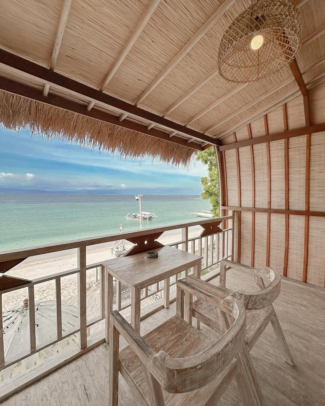 Nusa Penida 3RoomTerrace Room Breakfast Beachfront - Villas for Rent in ...