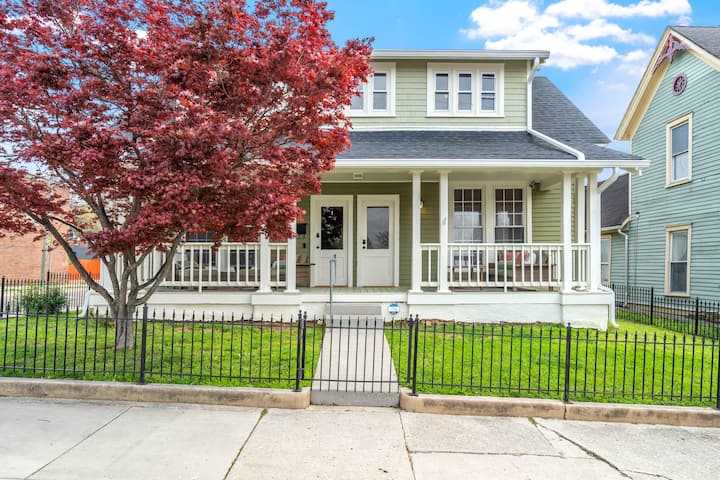 Historic 4th & Gill Craftsman Home - Neyland Stadium Knoxville
