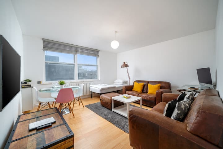 Bright And Spacious Flat - Sleeps Up To 5 Guests! - London