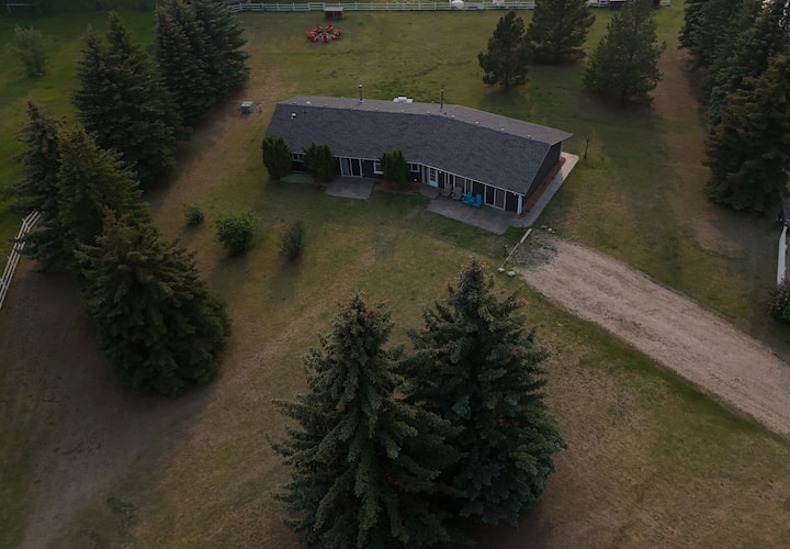 Whole House-supercozy Ranch House 2.0❤☀4bdrm+5beds - Sylvan Lake, AB