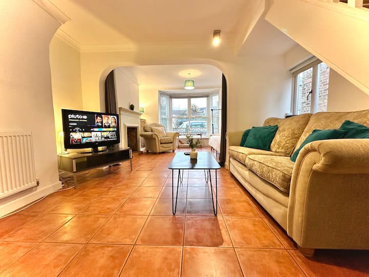 Easyrest | 2/3*br House Spalding | 6 Beds - Spalding, UK