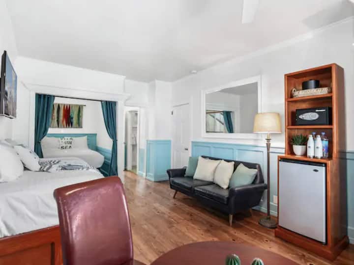 Close To Beach And Pier - The Alcove Suite - Santa Monica, CA