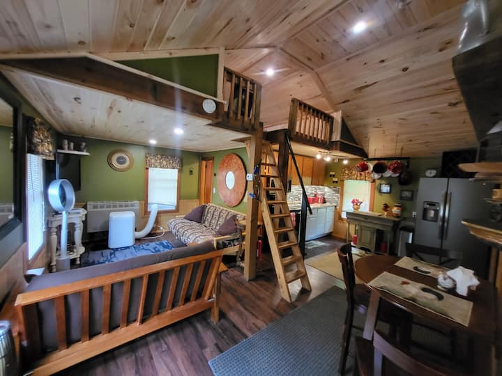 Moon-shine Lodge @ Adirondack Enchanted Nites - Adirondack, NY