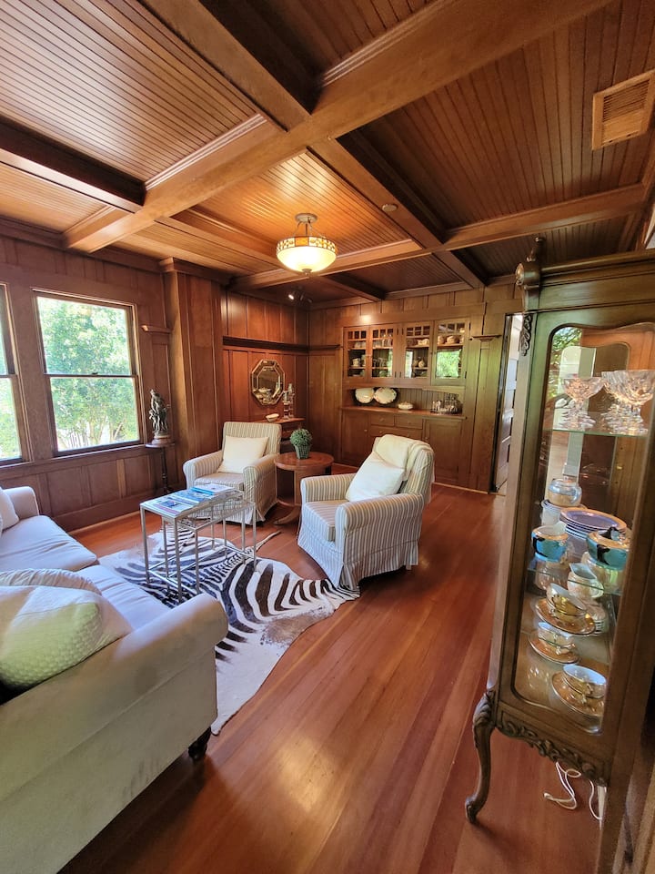 Beautiful Vintage Craftsman! Walk To Downtown! - Napa, CA