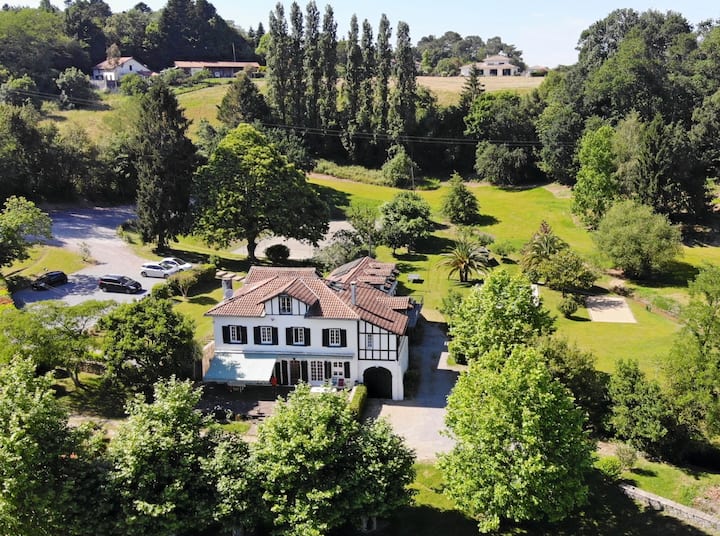 Domaine - 7 Suites, 3 Chambres - Piscine & Tennis - Bayonne