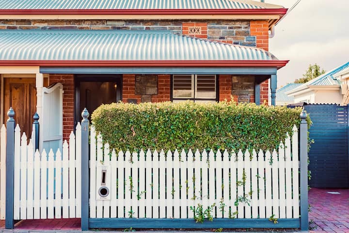 The Beach Nook. Cosy In Winter, Beach Lifestyle. - Glenelg