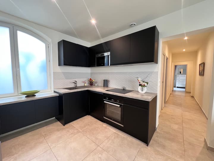 F276 Maison En Centre-ville Avec Cour Privative - Sainte-Maxime