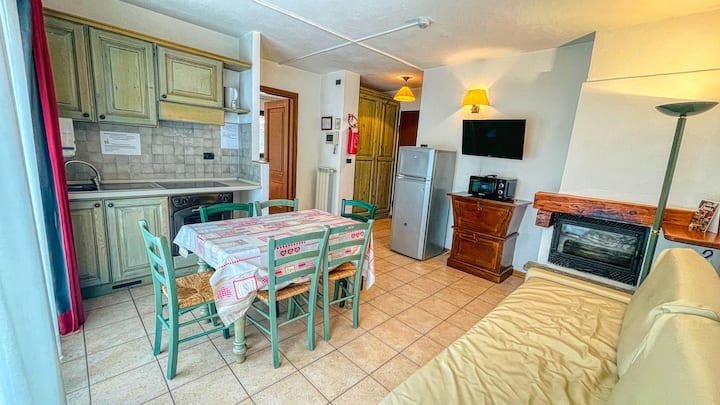 Villa Frejus: Classic One-bedroom Apt Sleeps 4 - Bardonèche