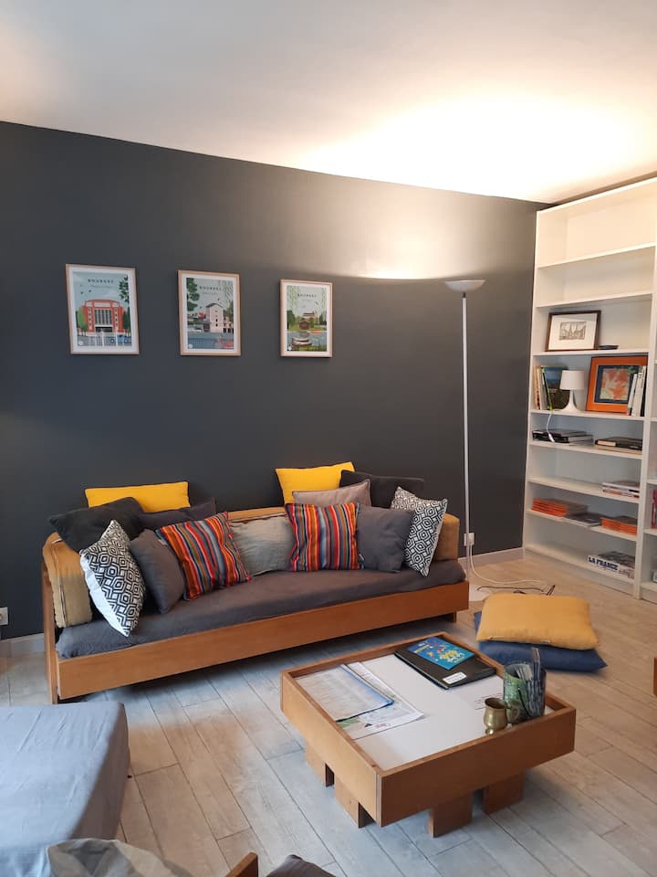 Maison Au Coeur De Bourges, Chambres Sur Jardin - Cher