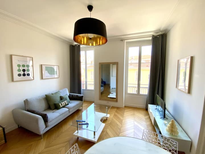 Luxueux 2 Pièces Carré D'or Proche Mer - Nice