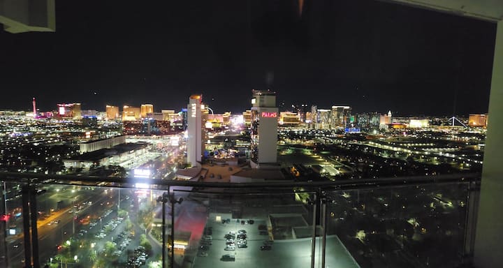 Palms Condo 32nd Fl Strip View Balcony Open! - Las Vegas