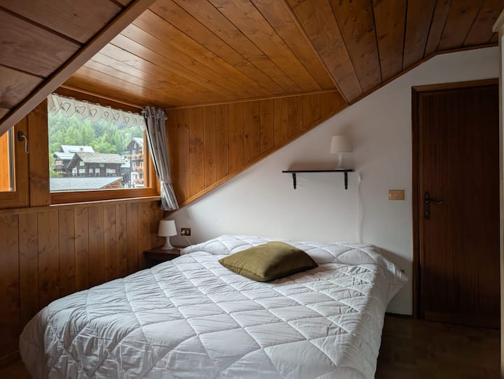 Grenier Dans La Place Du Village - Macugnaga