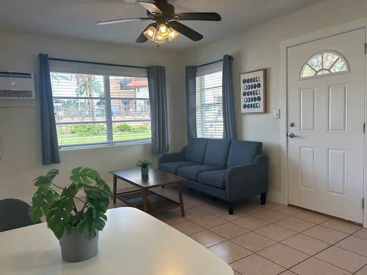 Surf N Sand 1 Bedroom Apartment By The Water 18 - Clearwater Beach, FL