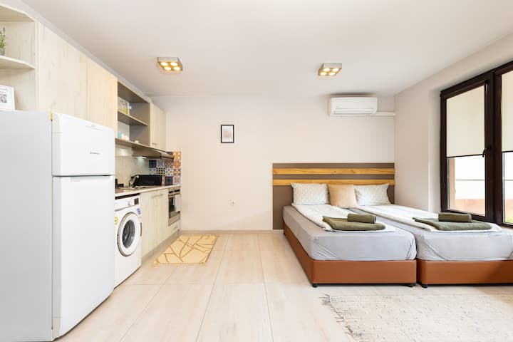 Studio 'Ozi' Quite Place In Perfect Center - Plovdiv