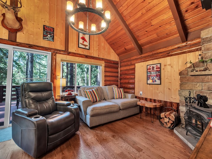 Charming Log Cabin At Lake Cushman - Hoodsport, WA