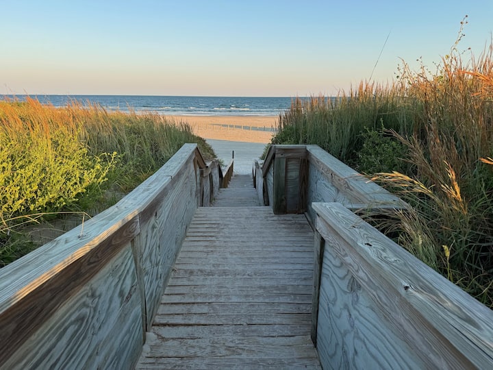 No Stairs, Steps To The Beach, Heated Pool & Spa - Port Aransas, TX