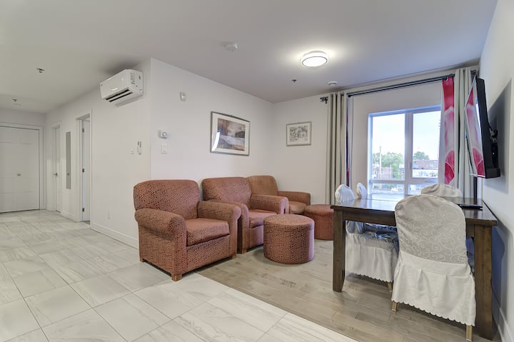 Le Bijou Airhome Brand New 2-bd Discounted 315 - モントリオール