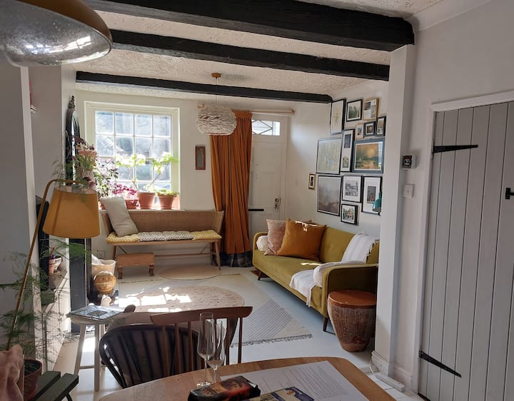 Georgian Cottage With Views Over Countryside - Macclesfield