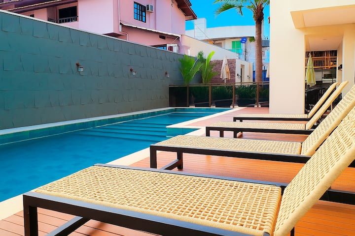Apto Luxo ✦ 140m Da Praia ✦ Piscina, Wifi & Vaga - Bombinhas