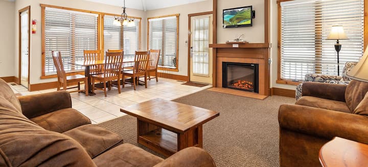 One-bedroom Condo Sleeps 6 *Lots Of Amenities* - East Stroudsburg, PA