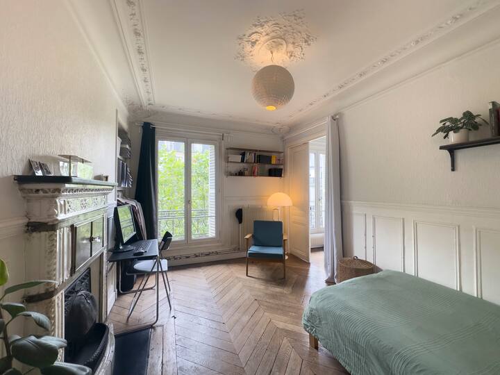 Beautiful Room In Parisian Flat - París