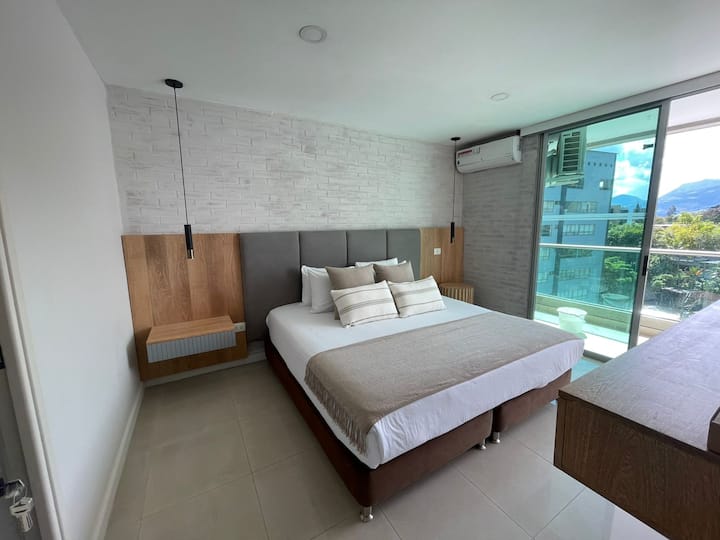 Blux 2 Bd, A/c, Near Provenza, Desk, 2 Balconies - Medellín