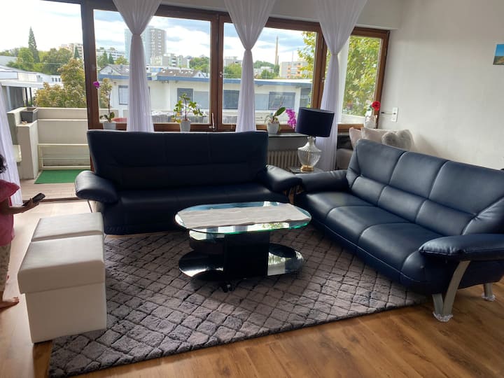 Free Parking Nearby Grocery, Train & Bus Stop - Böblingen