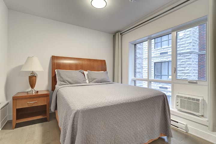 Le Bijou New Design Two Bedrooms Suits 213 - Montréal, QC