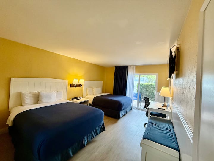 Spacious Two Queen Pet Friendly By Lake & Ocean - Monterey, CA