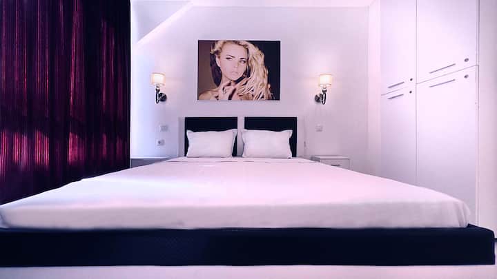 Lux1-bedroomapt: Minismartrainbowgarden&jacuzzy - Balchik